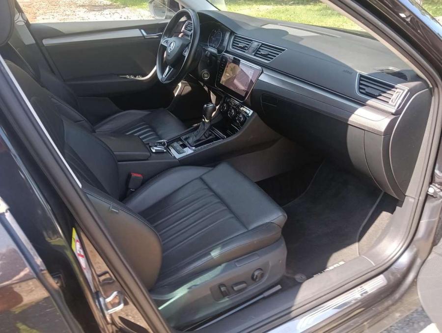 Black Skoda SuperB 2019 in Utena, with an engine capacity of 1.97 L and mileage of 275 thousand km for 12990 €, photo 18 on AUTOMOTO.COM.LV