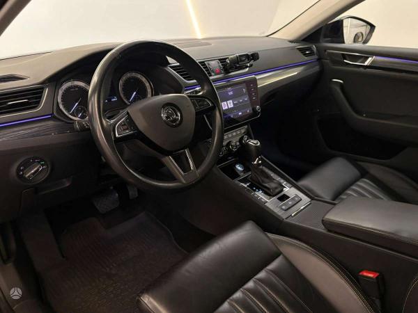 Black Skoda SuperB 2019 in Marijampole, with an engine capacity of 1.97 L and mileage of 221 thousand km for 18450 €, photo 3 on AUTOMOTO.COM.LV