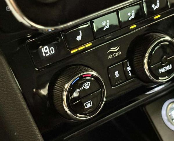 Black Skoda SuperB 2019 in Marijampole, with an engine capacity of 1.97 L and mileage of 221 thousand km for 18450 €, photo 9 on AUTOMOTO.COM.LV