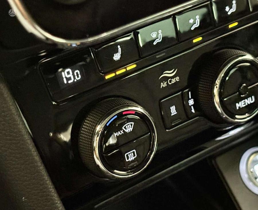 Black Skoda SuperB 2019 in Marijampole, with an engine capacity of 1.97 L and mileage of 221 thousand km for 18450 €, photo 9 on AUTOMOTO.COM.LV