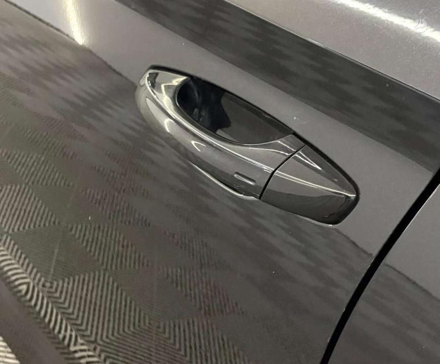 Black Skoda SuperB 2019 in Marijampole, with an engine capacity of 1.97 L and mileage of 221 thousand km for 18450 €, photo 13 on AUTOMOTO.COM.LV