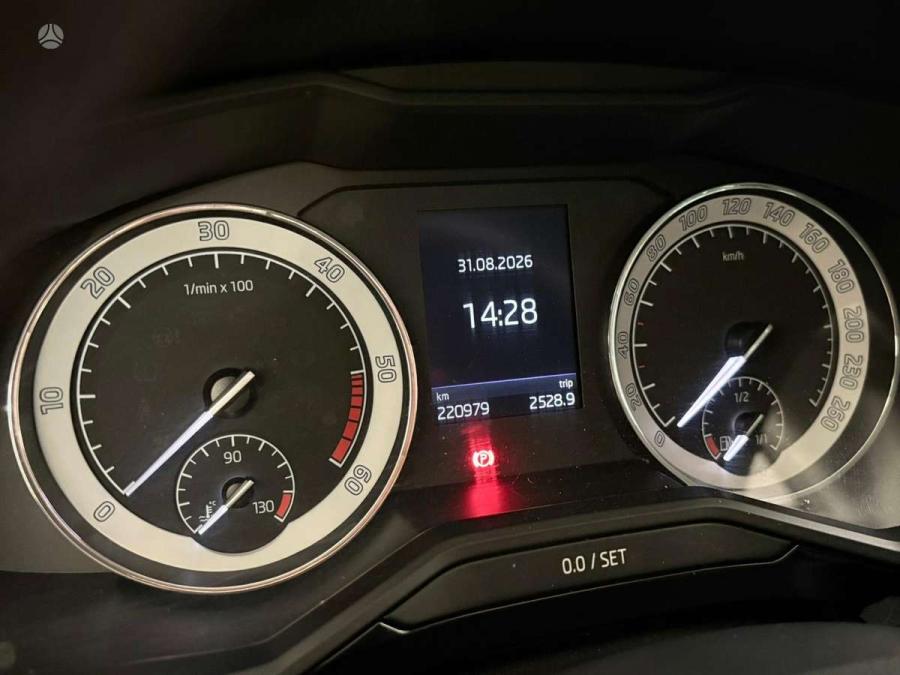 Black Skoda SuperB 2019 in Marijampole, with an engine capacity of 1.97 L and mileage of 221 thousand km for 18450 €, photo 14 on AUTOMOTO.COM.LV