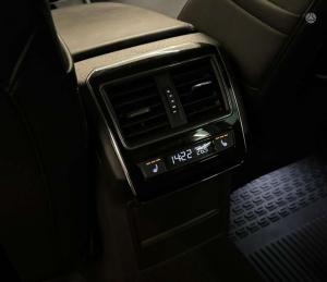 Black Skoda SuperB 2019 in Marijampole, with an engine capacity of 1.97 L and mileage of 221 thousand km for 18450 €, photo 23 on AUTOMOTO.COM.LV