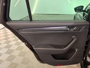 Black Skoda SuperB 2019 in Marijampole, with an engine capacity of 1.97 L and mileage of 221 thousand km for 18450 €, photo 25 on AUTOMOTO.COM.LV