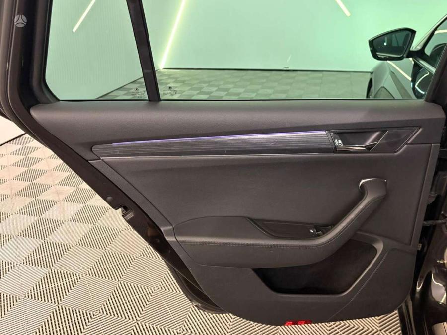 Black Skoda SuperB 2019 in Marijampole, with an engine capacity of 1.97 L and mileage of 221 thousand km for 18450 €, photo 25 on AUTOMOTO.COM.LV