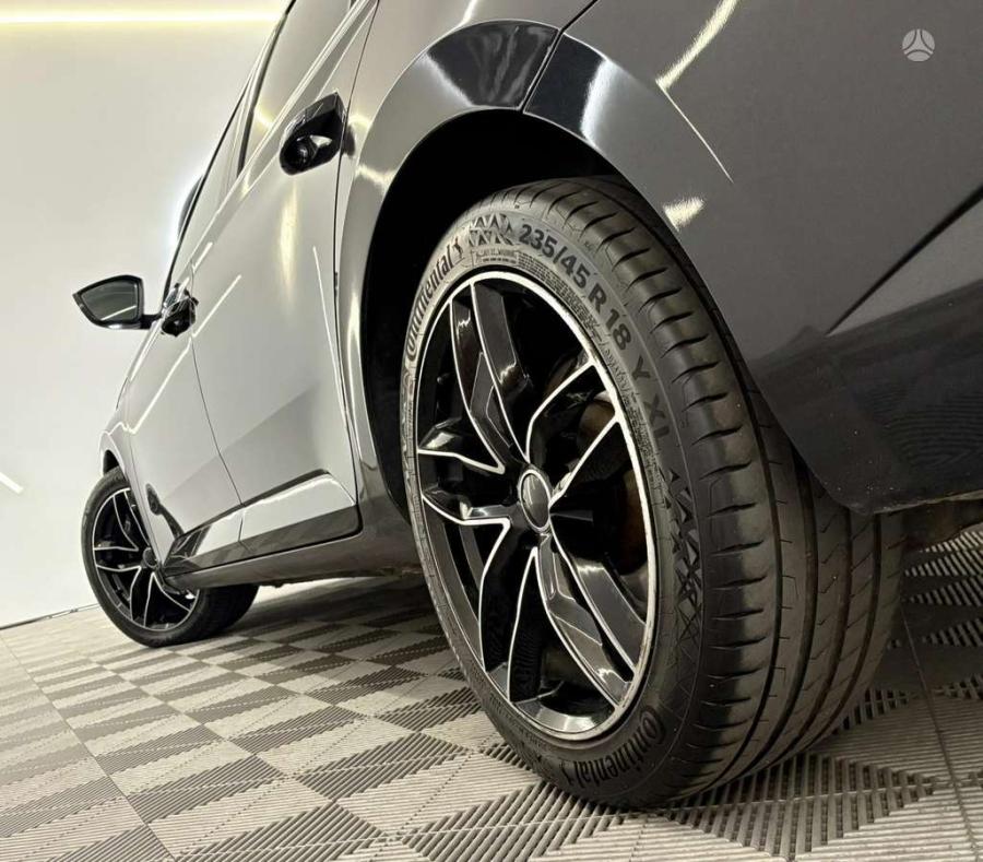 Black Skoda SuperB 2019 in Marijampole, with an engine capacity of 1.97 L and mileage of 221 thousand km for 18450 €, photo 31 on AUTOMOTO.COM.LV