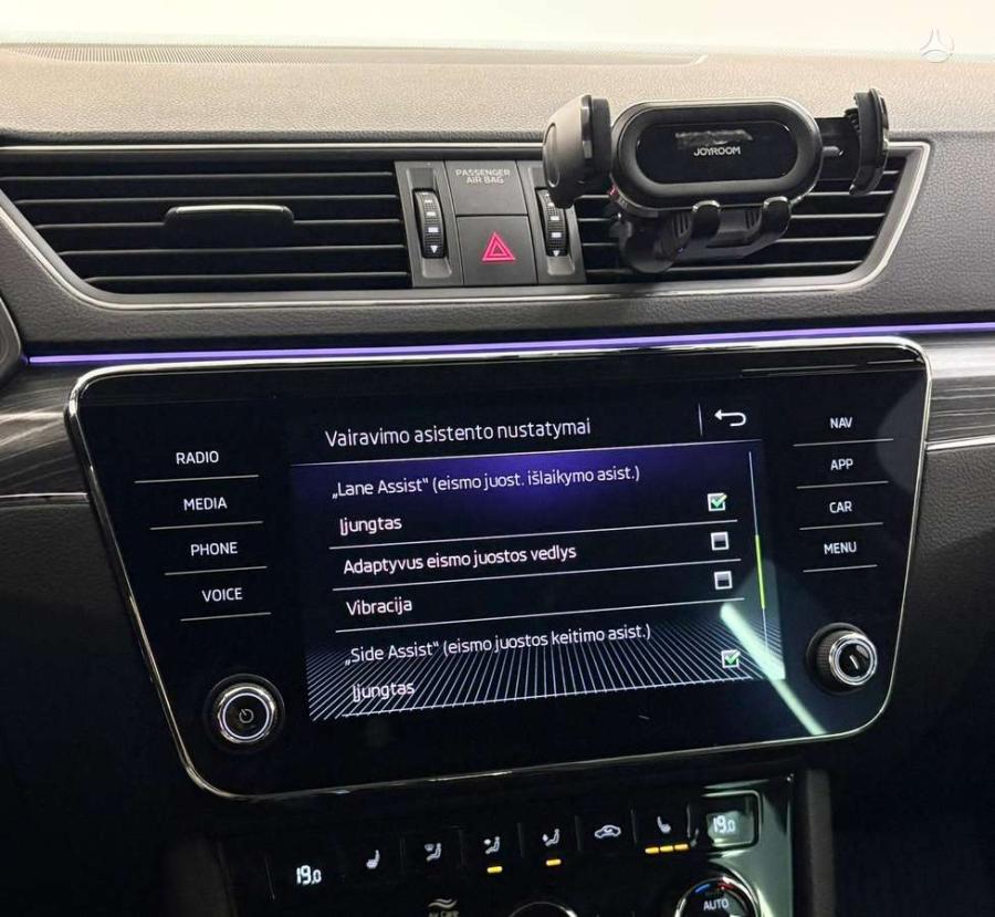 Black Skoda SuperB 2019 in Marijampole, with an engine capacity of 1.97 L and mileage of 221 thousand km for 18450 €, photo 35 on AUTOMOTO.COM.LV