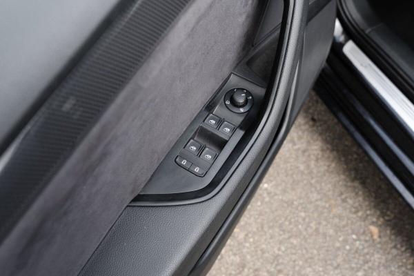 Skoda SuperB 2019 Rīga vietnē Melns Skoda SuperB 2019 Rīga, ar dzinēja tilpumu 2.00 L un nobraukumu 207 tūkst. km par 16900 €, foto 10 vietnē AUTOMOTO.COM.LV