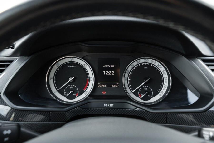 Melns Skoda SuperB 2019 Rīga, ar dzinēja tilpumu 2.00 L un nobraukumu 207 tūkst. km par 16900 €, foto 16 vietnē AUTOMOTO.COM.LV