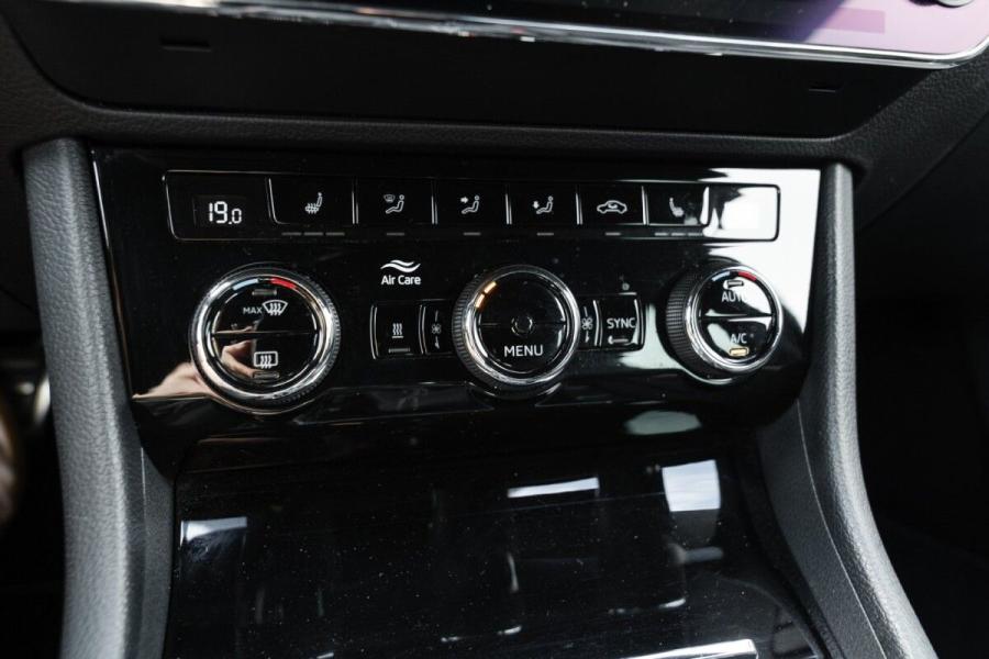 Melns Skoda SuperB 2019 Rīga, ar dzinēja tilpumu 2.00 L un nobraukumu 207 tūkst. km par 16900 €, foto 21 vietnē AUTOMOTO.COM.LV