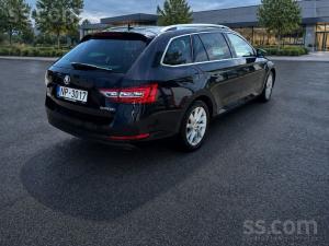 Black Skoda SuperB 2019 in Jelgava, with an engine capacity of 2.00 L and mileage of 232 thousand km for 12500 €, photo 4 on AUTOMOTO.COM.LV