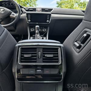 Black Skoda SuperB 2019 in Jelgava, with an engine capacity of 2.00 L and mileage of 232 thousand km for 12500 €, photo 11 on AUTOMOTO.COM.LV