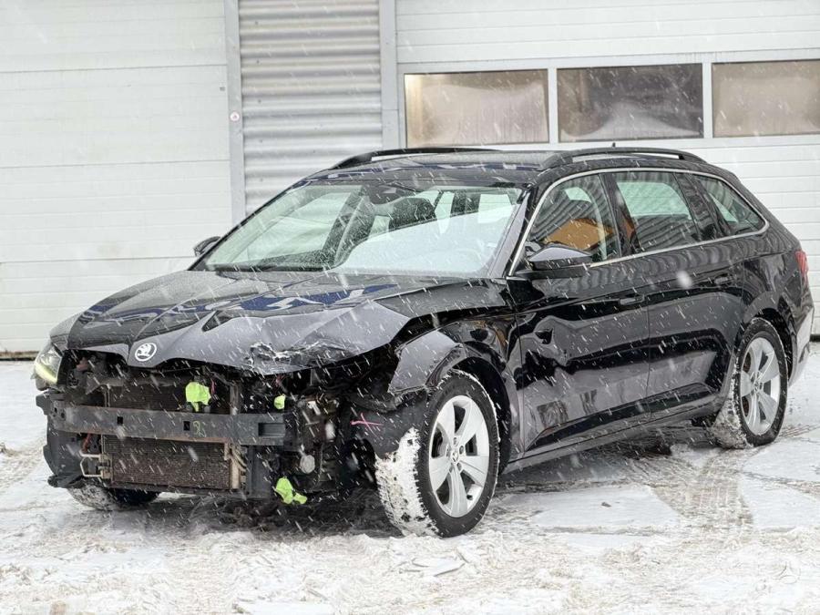 Black Skoda SuperB 2020 in Kaunas, with an engine capacity of 1.40 L and mileage of 178 thousand km for 9800 €, photo 3 on AUTOMOTO.COM.LV