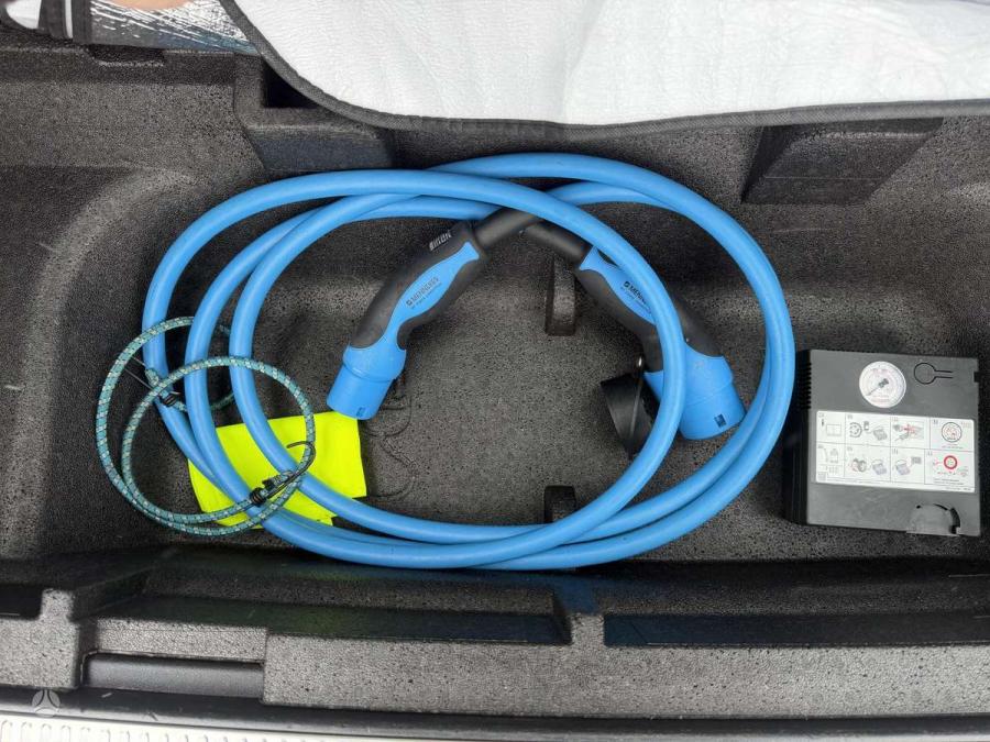 Black Skoda SuperB 2020 in Kaunas, with an engine capacity of 1.40 L and mileage of 178 thousand km for 9800 €, photo 27 on AUTOMOTO.COM.LV