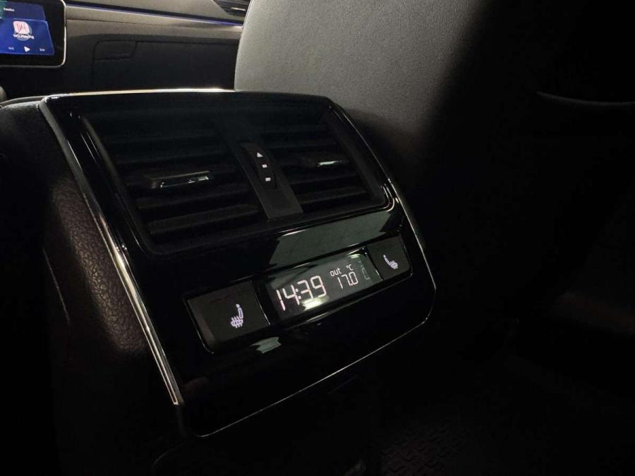Black Skoda SuperB 2020 in Vilnius, with an engine capacity of 1.40 L and mileage of 127 thousand km for 20989 €, photo 29 on AUTOMOTO.COM.LV