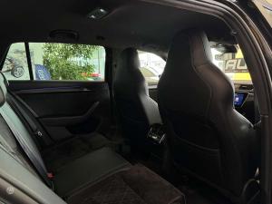 Black Skoda SuperB 2020 in Vilnius, with an engine capacity of 1.40 L and mileage of 127 thousand km for 20989 €, photo 31 on AUTOMOTO.COM.LV