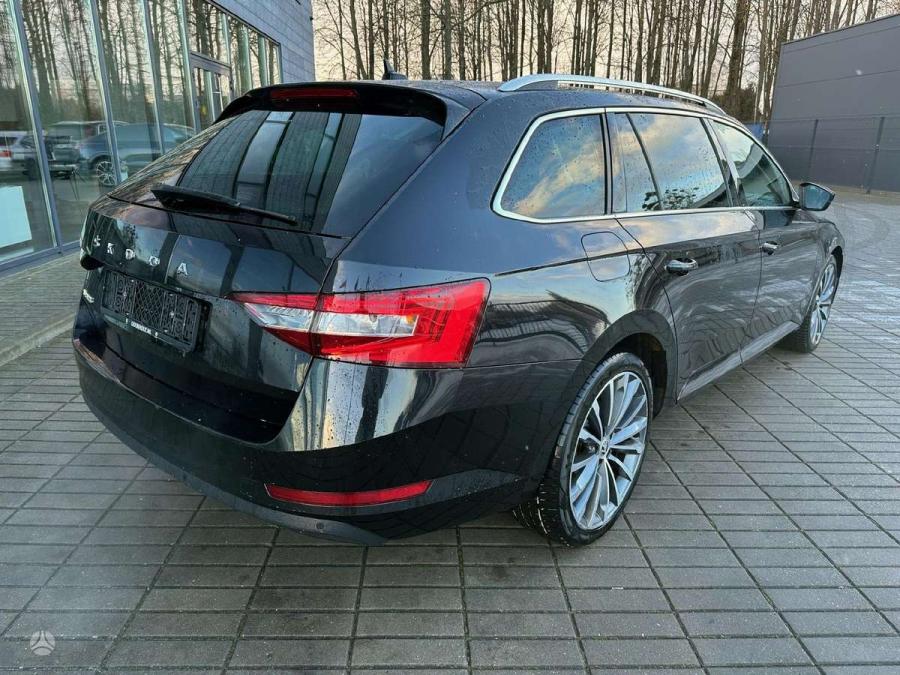 Black Skoda SuperB 2021 in Kaunas, with an engine capacity of 1.50 L and mileage of 187 thousand km for 16600 €, photo 4 on AUTOMOTO.COM.LV