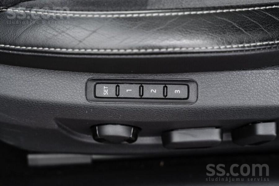 Black Skoda SuperB 2021 in Riga, with an engine capacity of 2.00 L and mileage of 149 thousand km for 23200 €, photo 26 on AUTOMOTO.COM.LV