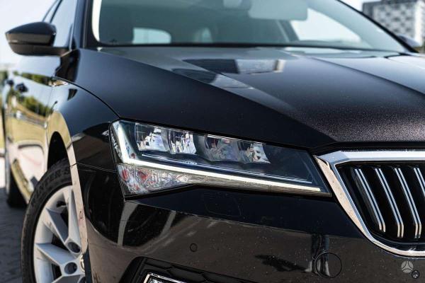 Black Skoda SuperB 2021 in Vilnius, with an engine capacity of 1.97 L and mileage of 172 thousand km for 17000 €, photo 5 on AUTOMOTO.COM.LV