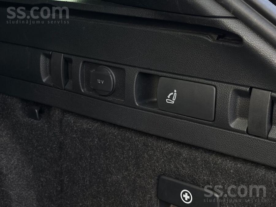 Black Skoda SuperB 2021 in Riga, with an engine capacity of 2.00 L and mileage of 127 thousand km for 28000 €, photo 21 on AUTOMOTO.COM.LV