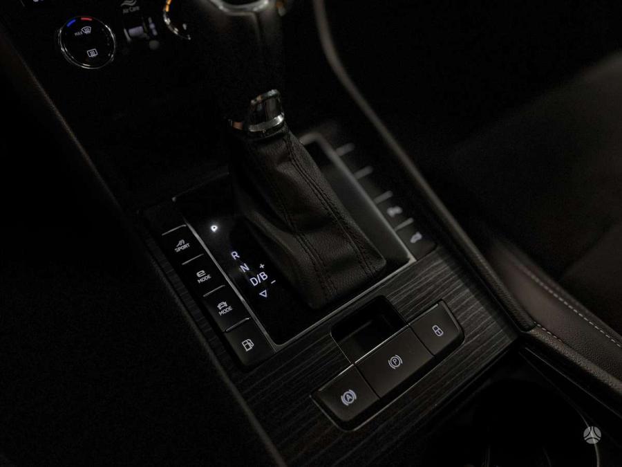 Black Skoda SuperB 2021 in Klaipeda, with an engine capacity of 1.40 L and mileage of 74 thousand km for 19950 €, photo 34 on AUTOMOTO.COM.LV