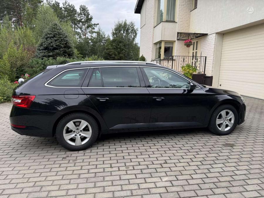 Black Skoda SuperB 2021 in Vilnius, with an engine capacity of 1.97 L and mileage of 286 thousand km for 11400 €, photo 5 on AUTOMOTO.COM.LV
