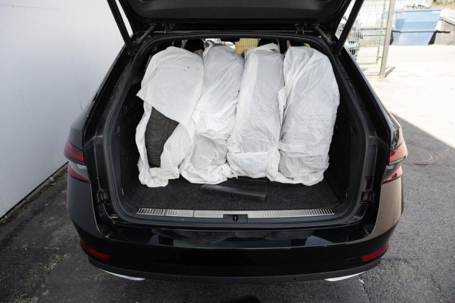 Black Skoda SuperB 2021 in Riga, with an engine capacity of 1.40 L and mileage of 106 thousand km for 22900 €, photo 13 on AUTOMOTO.COM.LV