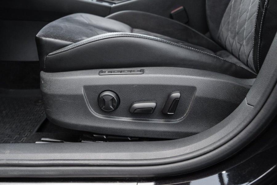 Black Skoda SuperB 2021 in Riga, with an engine capacity of 1.40 L and mileage of 106 thousand km for 22900 €, photo 16 on AUTOMOTO.COM.LV