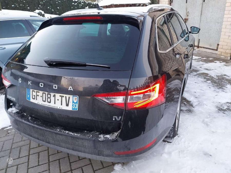 Melns Skoda SuperB 2022 Tauragė, ar dzinēja tilpumu 1.40 L un nobraukumu 163 tūkst. km par 15600 €, foto 4 vietnē AUTOMOTO.COM.LV