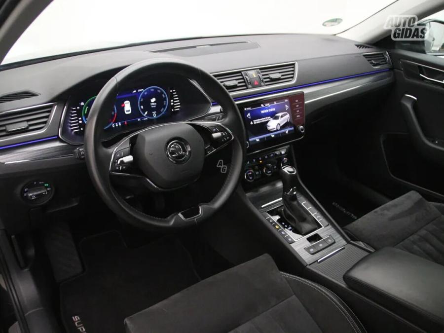 Black Skoda SuperB 2022 in Vilnius, with an engine capacity of 1.40 L and mileage of 175 thousand km for 19199 €, photo 17 on AUTOMOTO.COM.LV
