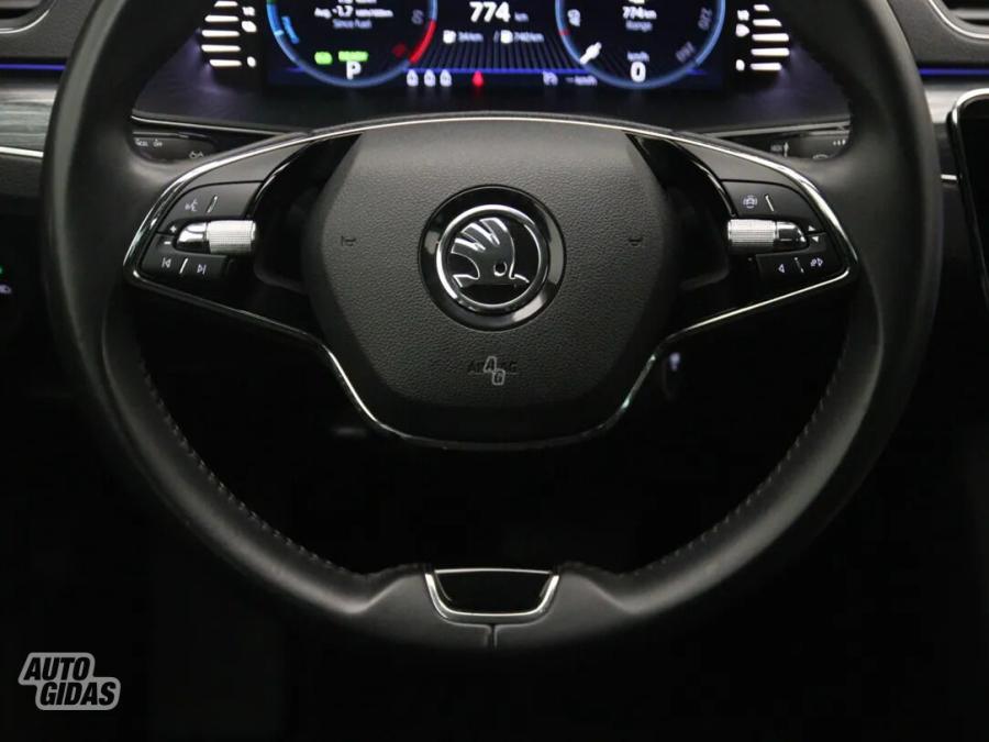 Black Skoda SuperB 2022 in Vilnius, with an engine capacity of 1.40 L and mileage of 175 thousand km for 19199 €, photo 19 on AUTOMOTO.COM.LV