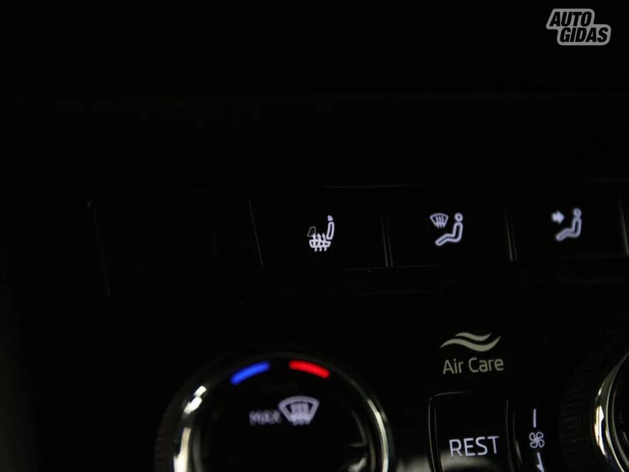 Black Skoda SuperB 2022 in Vilnius, with an engine capacity of 1.40 L and mileage of 175 thousand km for 19199 €, photo 31 on AUTOMOTO.COM.LV