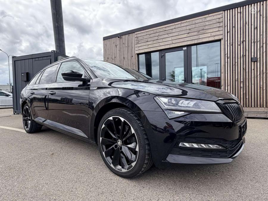 Black Skoda SuperB 2022 in Vilnius, with an engine capacity of 0.00 L and mileage of 149 thousand km for 20500 €, photo 4 on AUTOMOTO.COM.LV