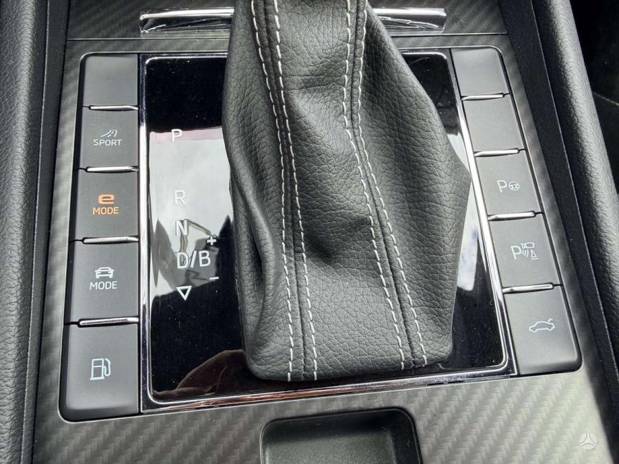 Black Skoda SuperB 2022 in Vilnius, with an engine capacity of 0.00 L and mileage of 149 thousand km for 20500 €, photo 19 on AUTOMOTO.COM.LV
