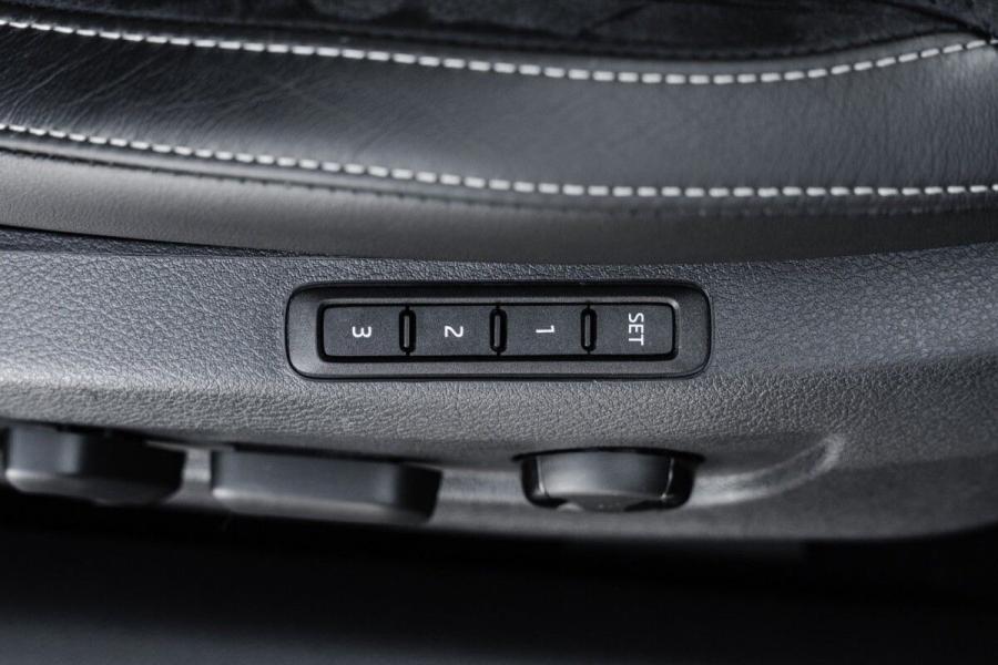 Black Skoda SuperB 2022 in Riga, with an engine capacity of 1.40 L and mileage of 109 thousand km for 22800 €, photo 10 on AUTOMOTO.COM.LV