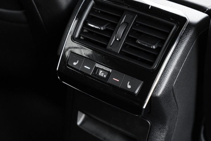 Black Skoda SuperB 2022 in Riga, with an engine capacity of 1.40 L and mileage of 109 thousand km for 22800 €, photo 11 on AUTOMOTO.COM.LV