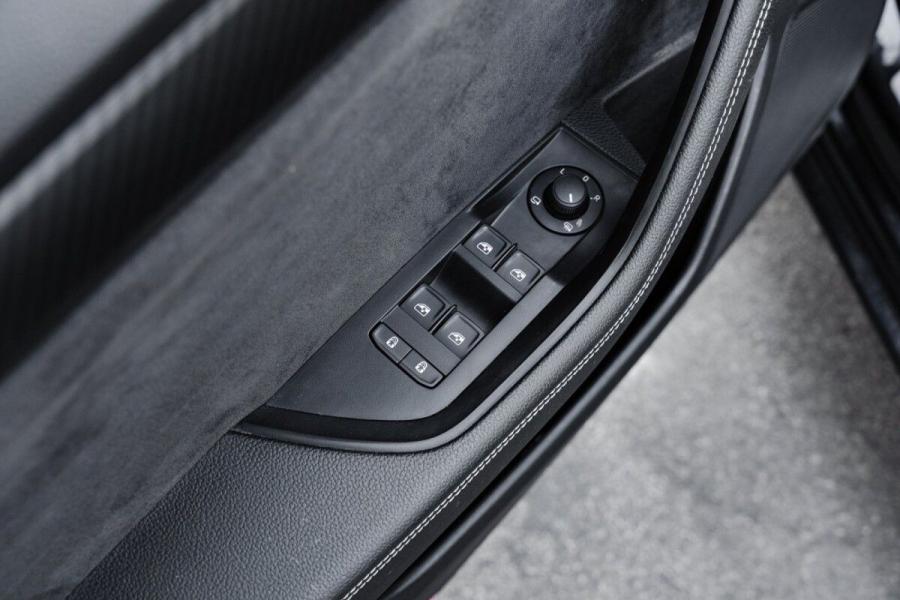 Black Skoda SuperB 2022 in Riga, with an engine capacity of 1.40 L and mileage of 109 thousand km for 22800 €, photo 14 on AUTOMOTO.COM.LV