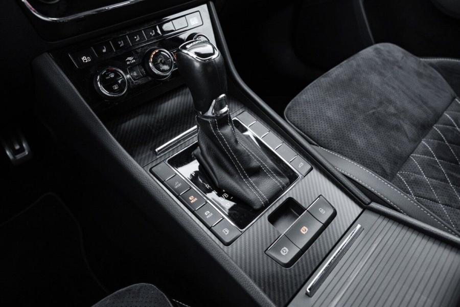 Black Skoda SuperB 2022 in Riga, with an engine capacity of 1.40 L and mileage of 109 thousand km for 22800 €, photo 21 on AUTOMOTO.COM.LV
