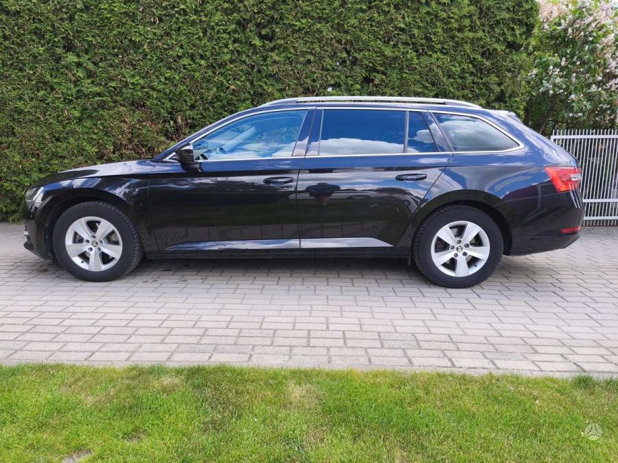 Black Skoda SuperB 2022 in Kalvarija, with an engine capacity of 1.50 L and mileage of 143 thousand km for 17243 €, photo 3 on AUTOMOTO.COM.LV