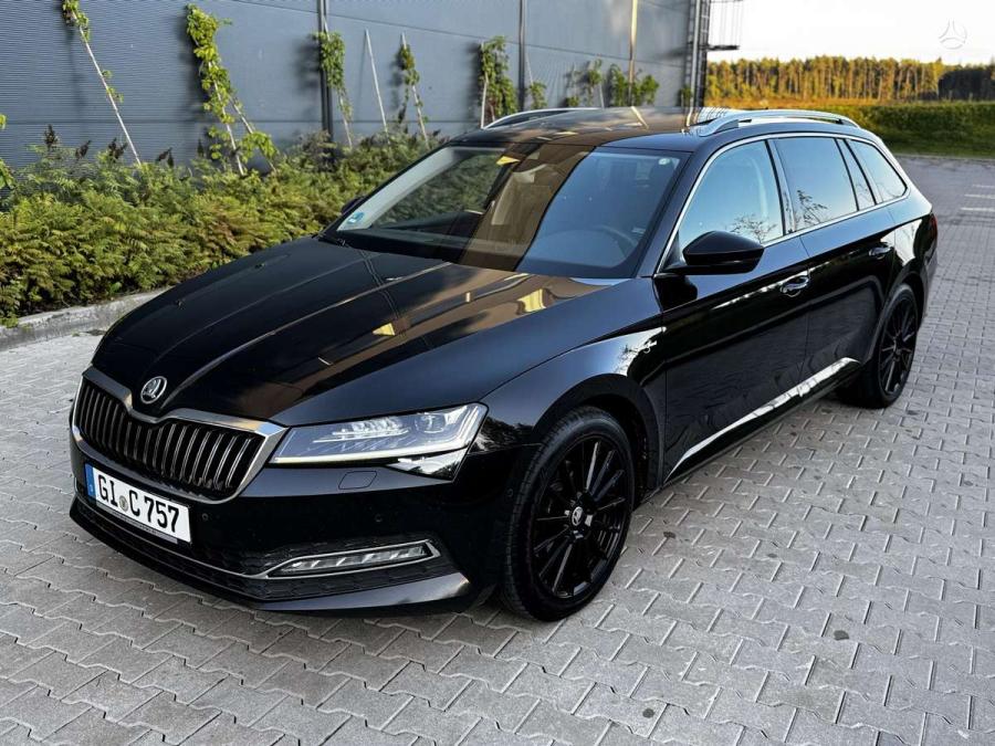 Black Skoda SuperB 2022 in Vilnius, with an engine capacity of 1.97 L and mileage of 278 thousand km for 16650 €, photo 1 on AUTOMOTO.COM.LV