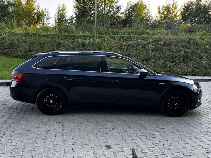 Black Skoda SuperB 2022 in Vilnius, with an engine capacity of 1.97 L and mileage of 278 thousand km for 16650 €, photo 5 on AUTOMOTO.COM.LV
