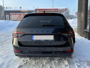 Black Skoda SuperB 2023 in Klaipeda, with an engine capacity of 1.97 L and mileage of 122 thousand km for 26500 €, photo 4 on AUTOMOTO.COM.LV