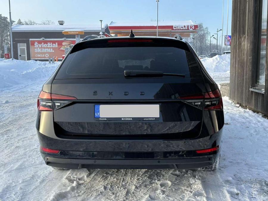 Black Skoda SuperB 2023 in Klaipeda, with an engine capacity of 1.97 L and mileage of 122 thousand km for 26500 €, photo 4 on AUTOMOTO.COM.LV