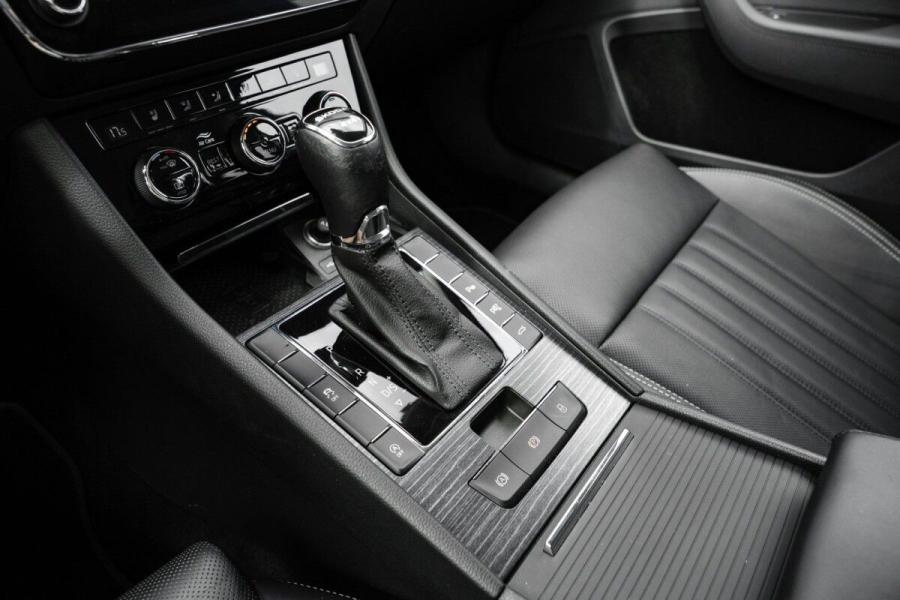 Melns Skoda SuperB 2023 Rīga, ar dzinēja tilpumu 2.00 L un nobraukumu 127 tūkst. km par 25550 €, foto 19 vietnē AUTOMOTO.COM.LV