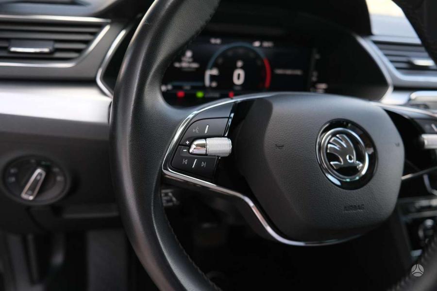 Melns Skoda SuperB 2023 Viļņa, ar dzinēja tilpumu 1.50 L un nobraukumu 94 tūkst. km par 22400 €, foto 19 vietnē AUTOMOTO.COM.LV