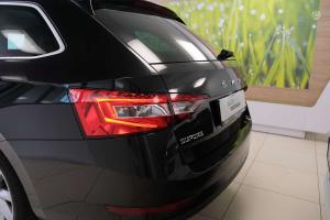 Melns Skoda SuperB 2023 Viļņa, ar dzinēja tilpumu 1.50 L un nobraukumu 94 tūkst. km par 22400 €, foto 31 vietnē AUTOMOTO.COM.LV