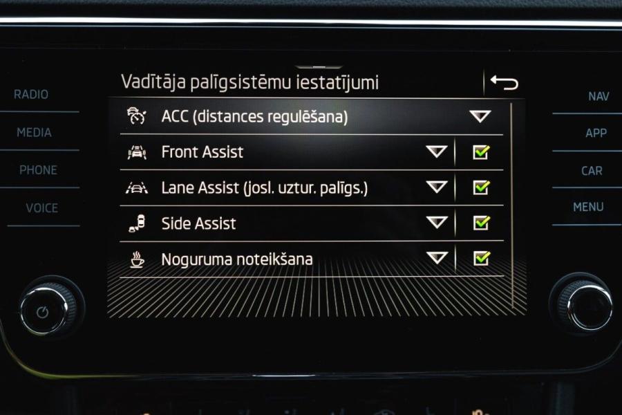 Black Skoda SuperB 2023 in Ventspils, with an engine capacity of 2.00 L and mileage of 204 thousand km for 21700 €, photo 26 on AUTOMOTO.COM.LV