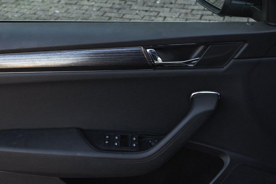 Black Skoda SuperB 2023 in Ventspils, with an engine capacity of 2.00 L and mileage of 204 thousand km for 21700 €, photo 30 on AUTOMOTO.COM.LV