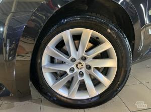 Black Skoda SuperB 2023 in Avizieniai, with an engine capacity of 1.50 L and mileage of 35 thousand km for 21950 €, photo 4 on AUTOMOTO.COM.LV
