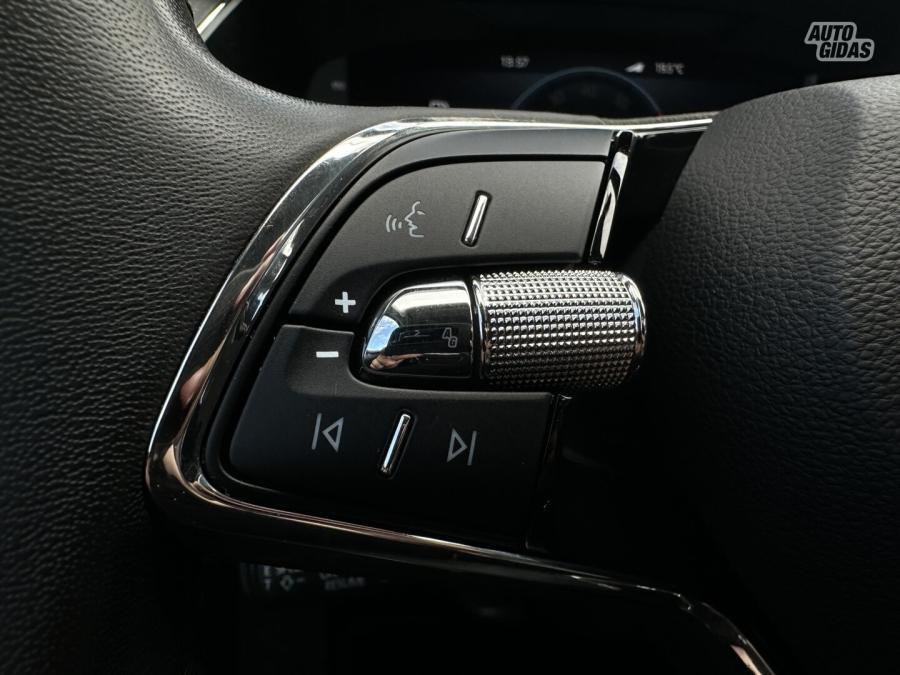 Black Skoda SuperB 2023 in Avizieniai, with an engine capacity of 1.50 L and mileage of 35 thousand km for 21950 €, photo 9 on AUTOMOTO.COM.LV